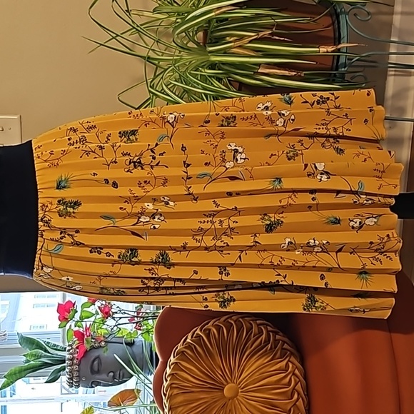 Metro Wear | Skirts | Metrowear Mustard Pleated Skirt M | Poshmark